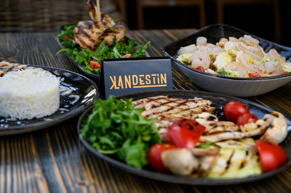 KLANdestin - Restaurant și Bar | Titan