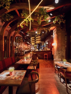 KLANdestin - Restaurant și Bar | Titan